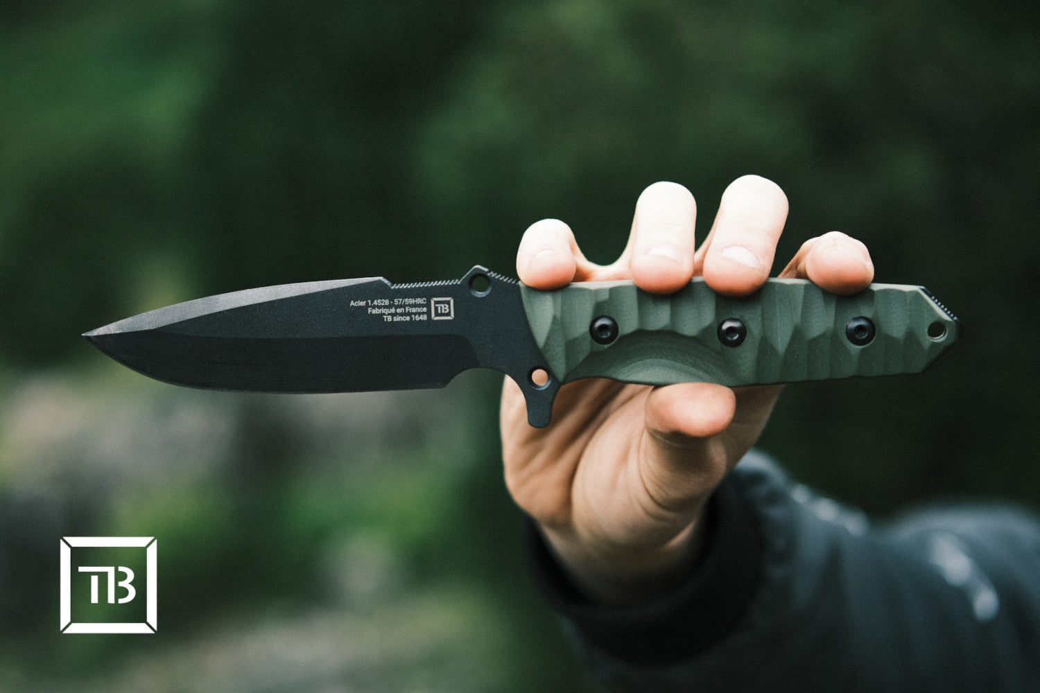 Manche en G10 ou manche en PA6 : Comment choisir pour vos couteaux out